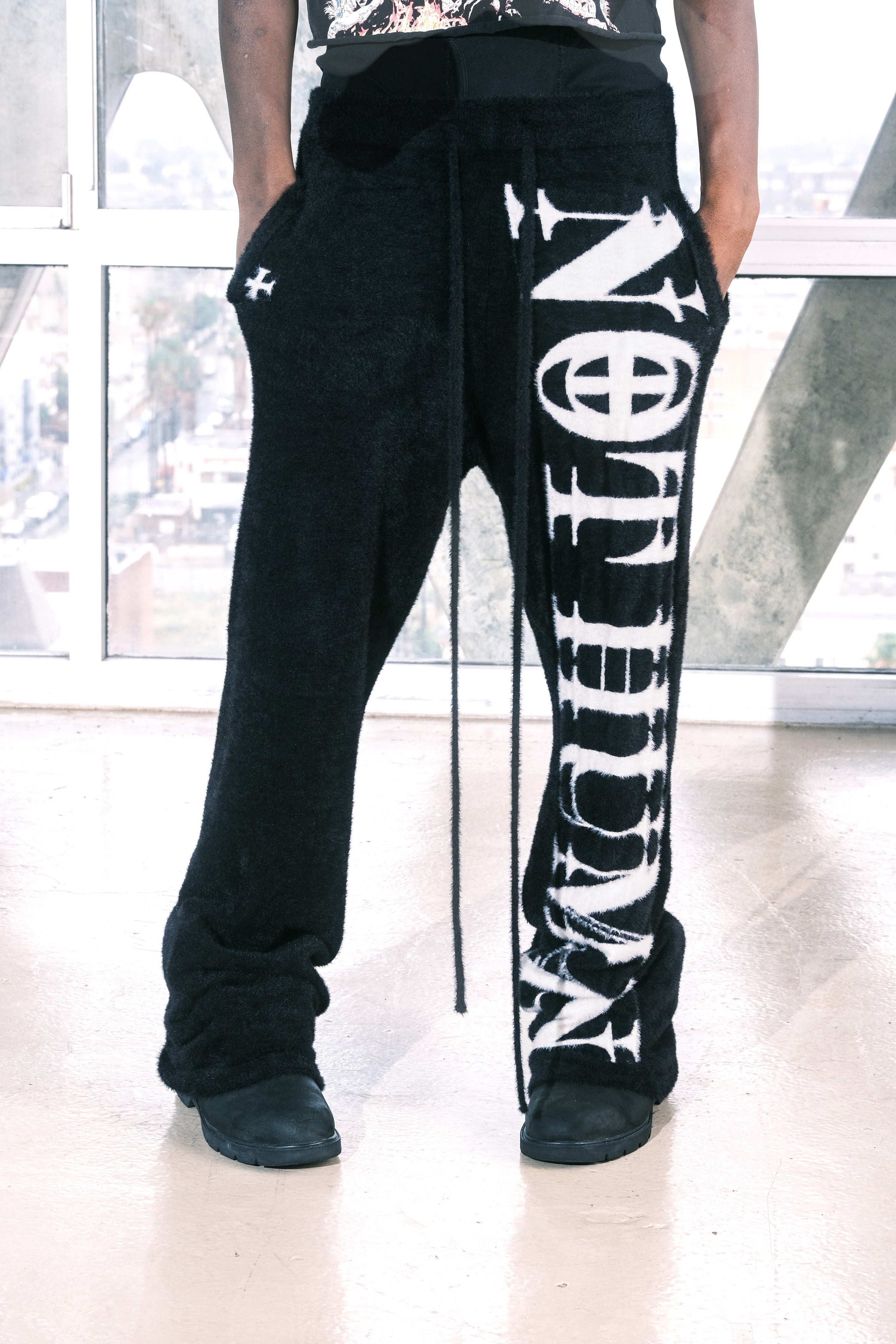 "NOT HUMAN" LOUNGE SWEATS